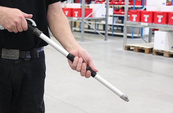 Dangers with ball valves - use air blow guns with high blowing force